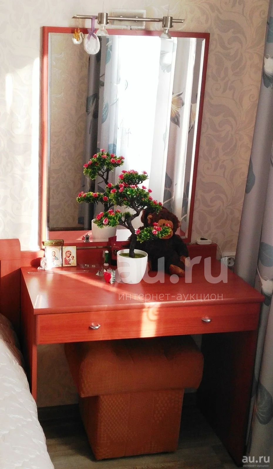 Туалетный столик — купить в Красноярске. Состояние: Б/у. Туалетные ...