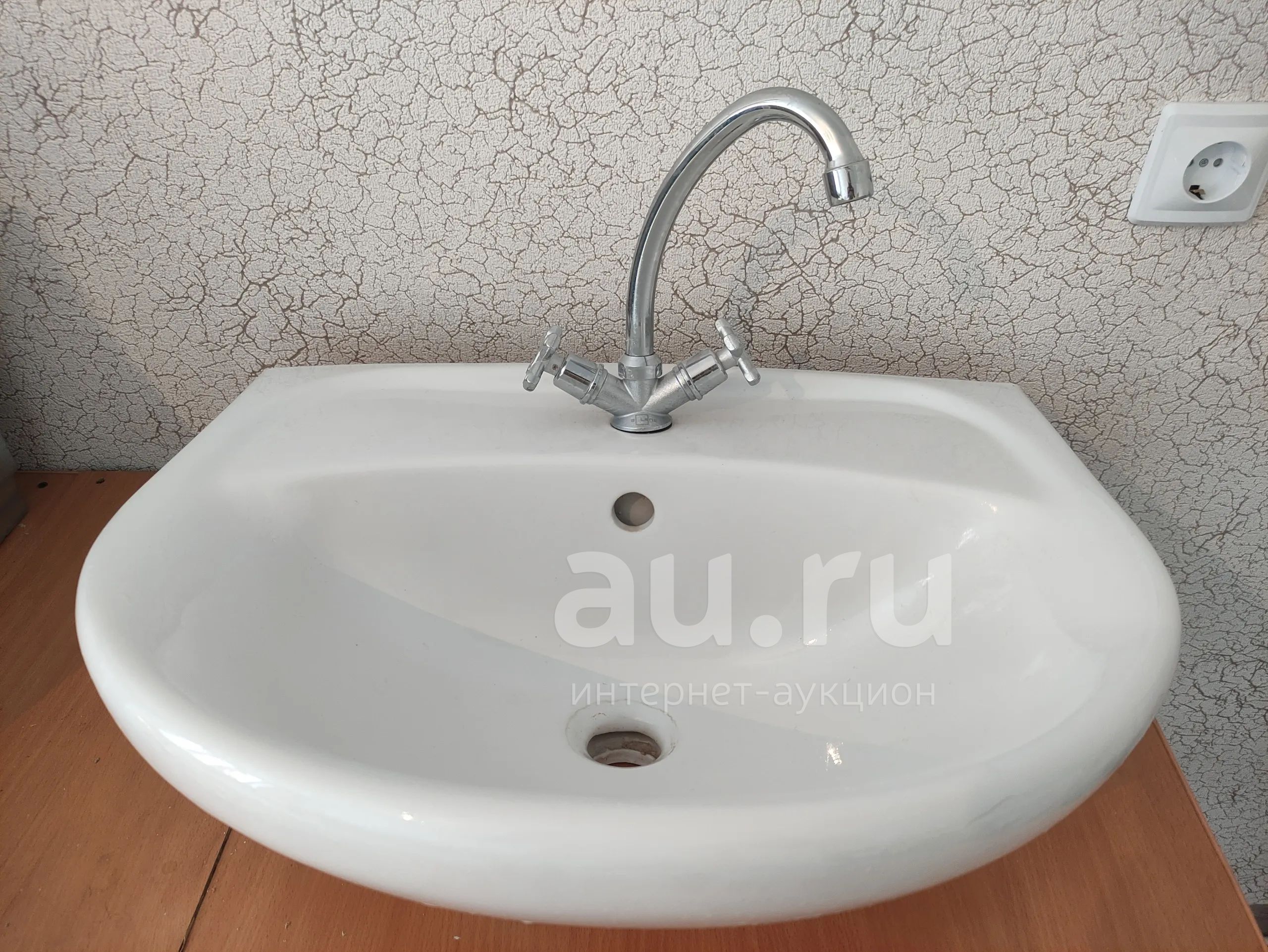 Раковина со смесителем — купить в Красноярске. Состояние: Б/у. Раковины ...