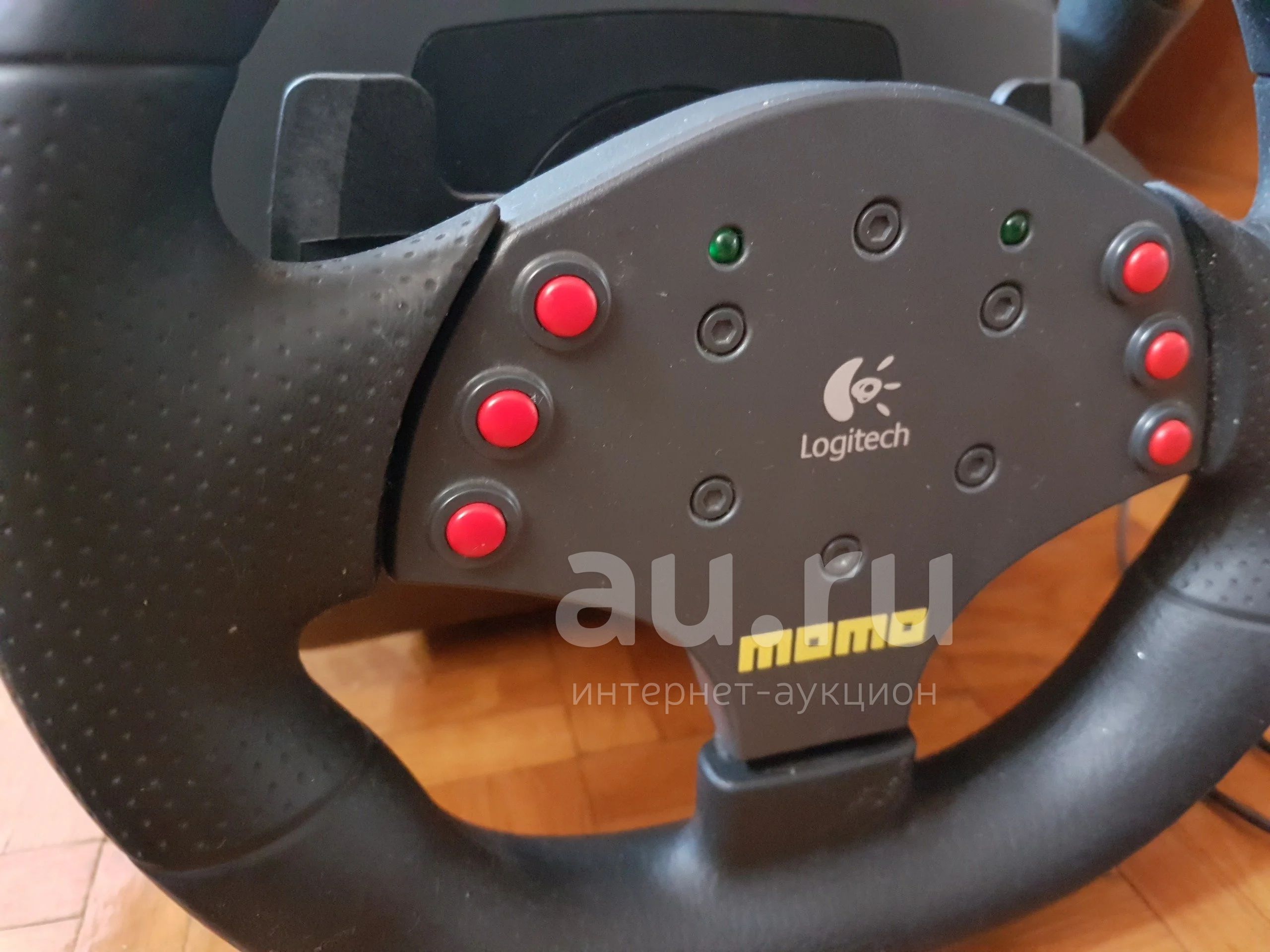 Игровой руль Logitech Momo Racing — купить в Красноярске. Состояние: Б ...