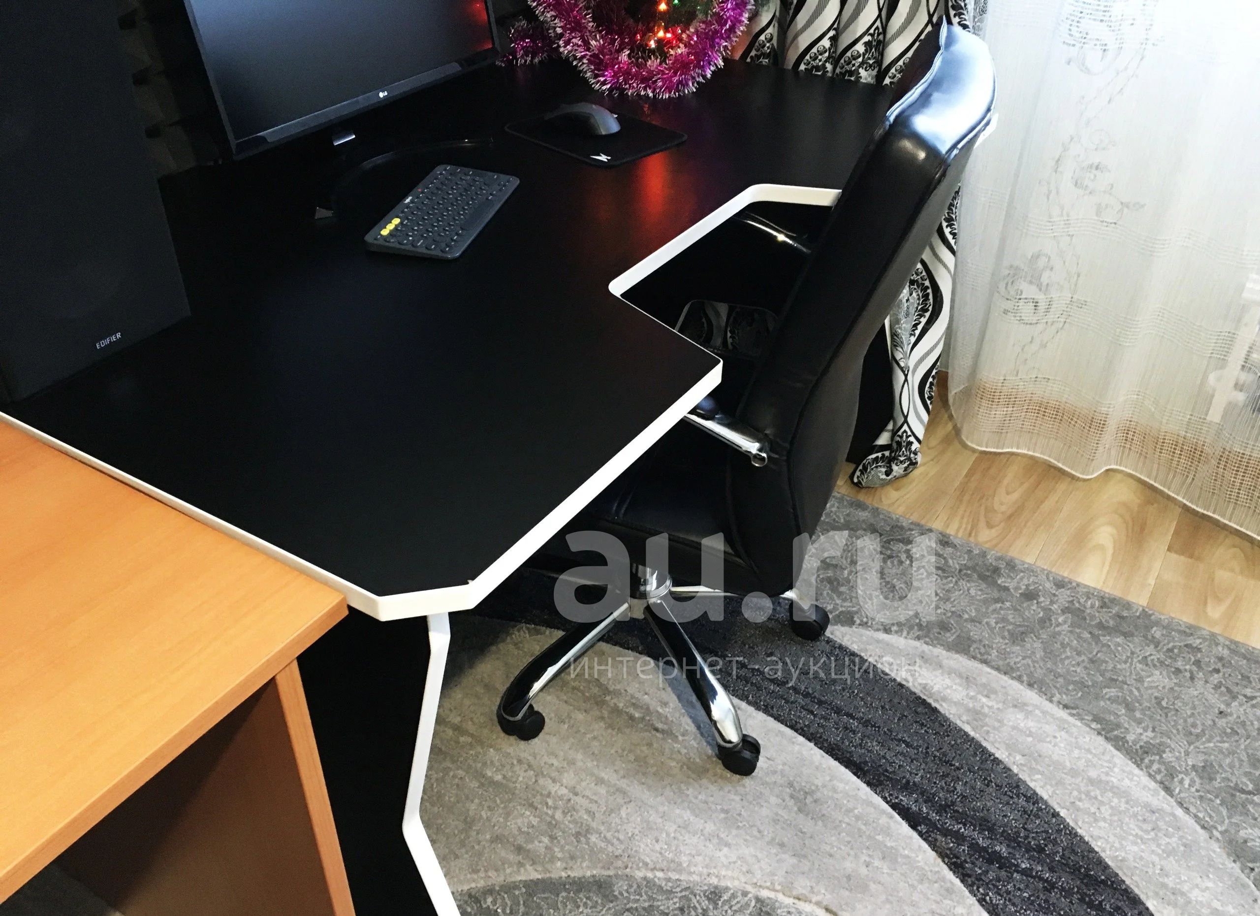 Эргономичный компьютерный стол "Generic Comfort Gamer 2" Черный ...