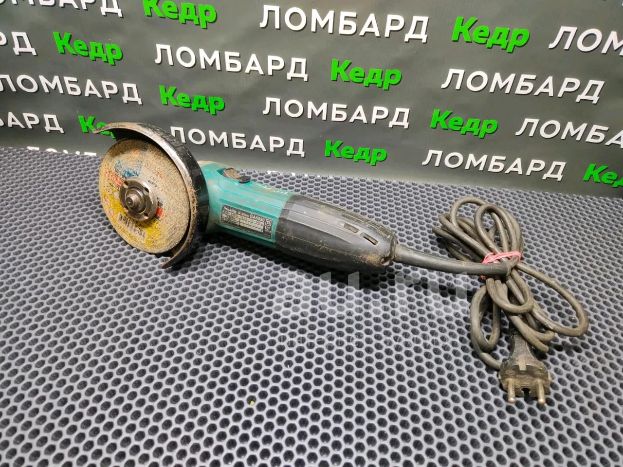 болгарка makita ga5030 (w) — купить в Красноярске. Состояние: Б/у ...