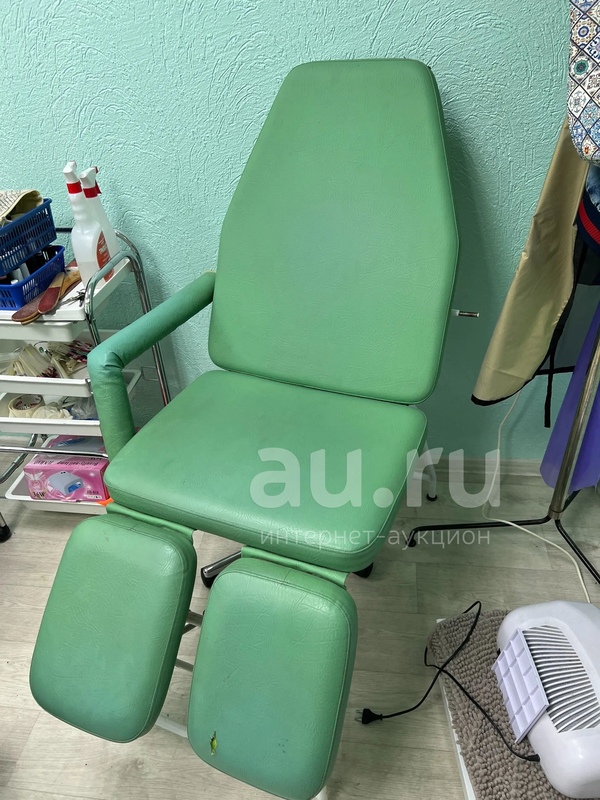 Кресло кушетка педикюрное массажное с подставкой — купить в Красноярске ...