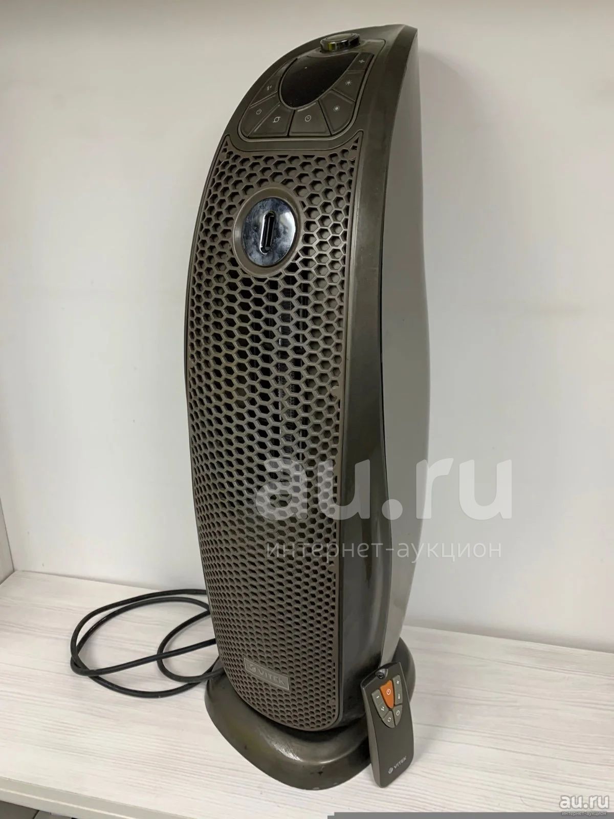 Тепловентилятор керамический Vitek VT-2130. Пульт в комплекте. Цена 900 ...