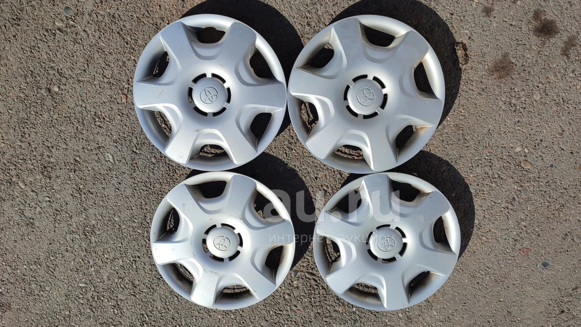 Комплект (4+1) оригинальных колпаков Toyota R14" — купить в Красноярске ...