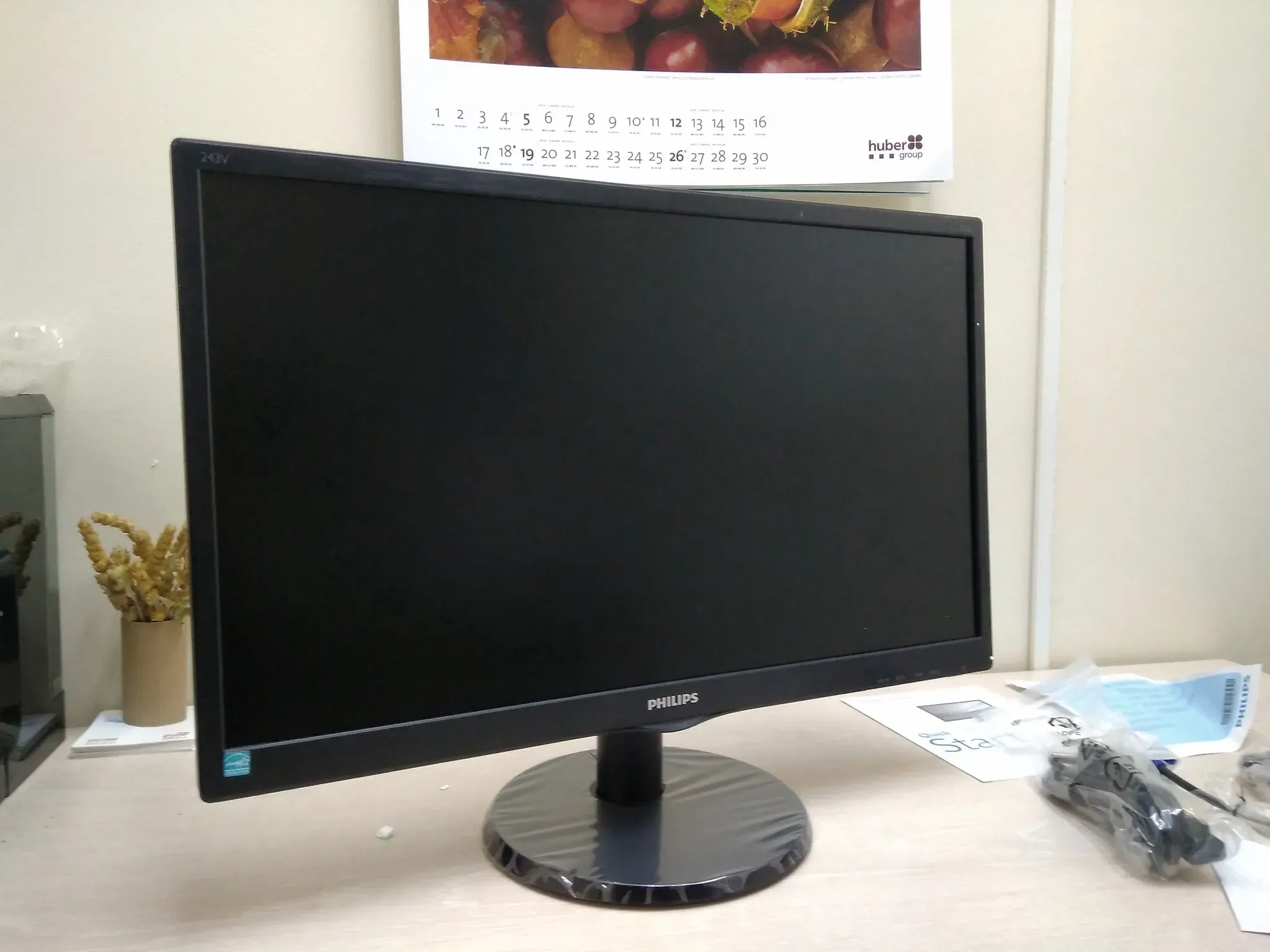 Отличный FHD LED монитор: Philips 240V5Q (24 дюйма) HDMI — купить в ...