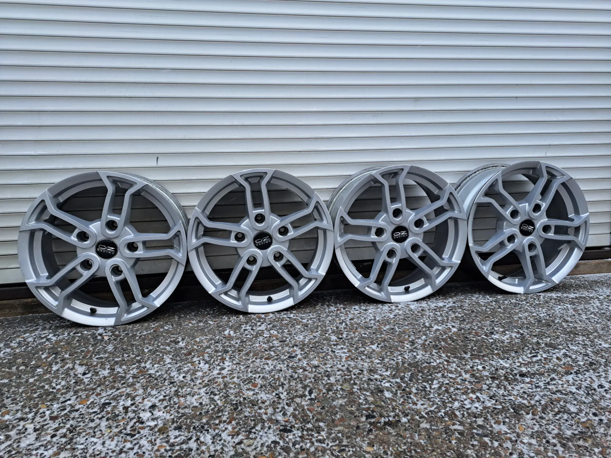 Комплект Оригинальных Литых дисков OZ Racing Wheels 5х139,7 R-16 для ...