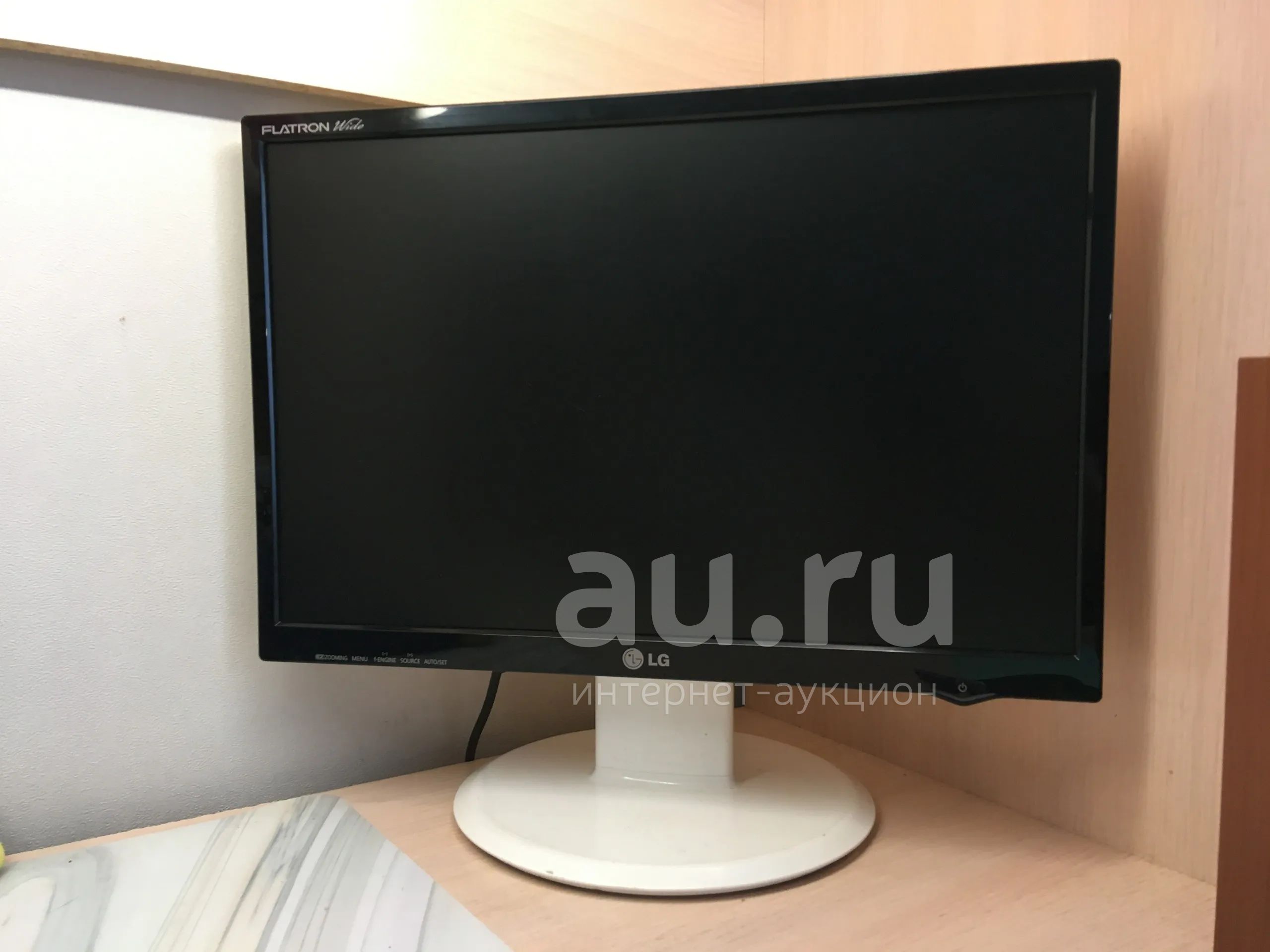 Монитор Lg Flatron L196wtq Wf 19 широкоформатный 1610 белый — купить в Железногорске