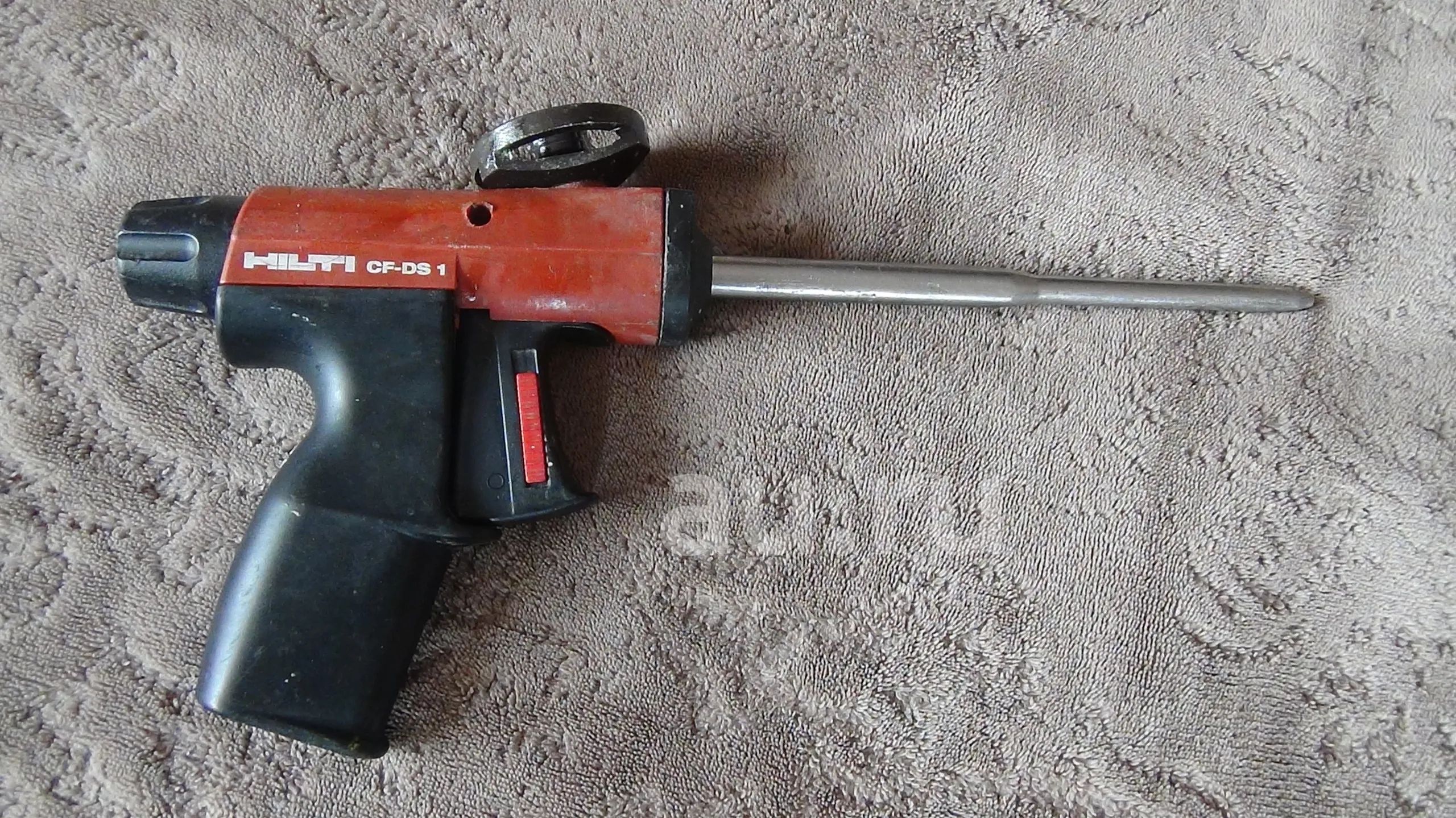 Пистолет для монтажной пены Hilti — купить в Красноярске. Состояние ...