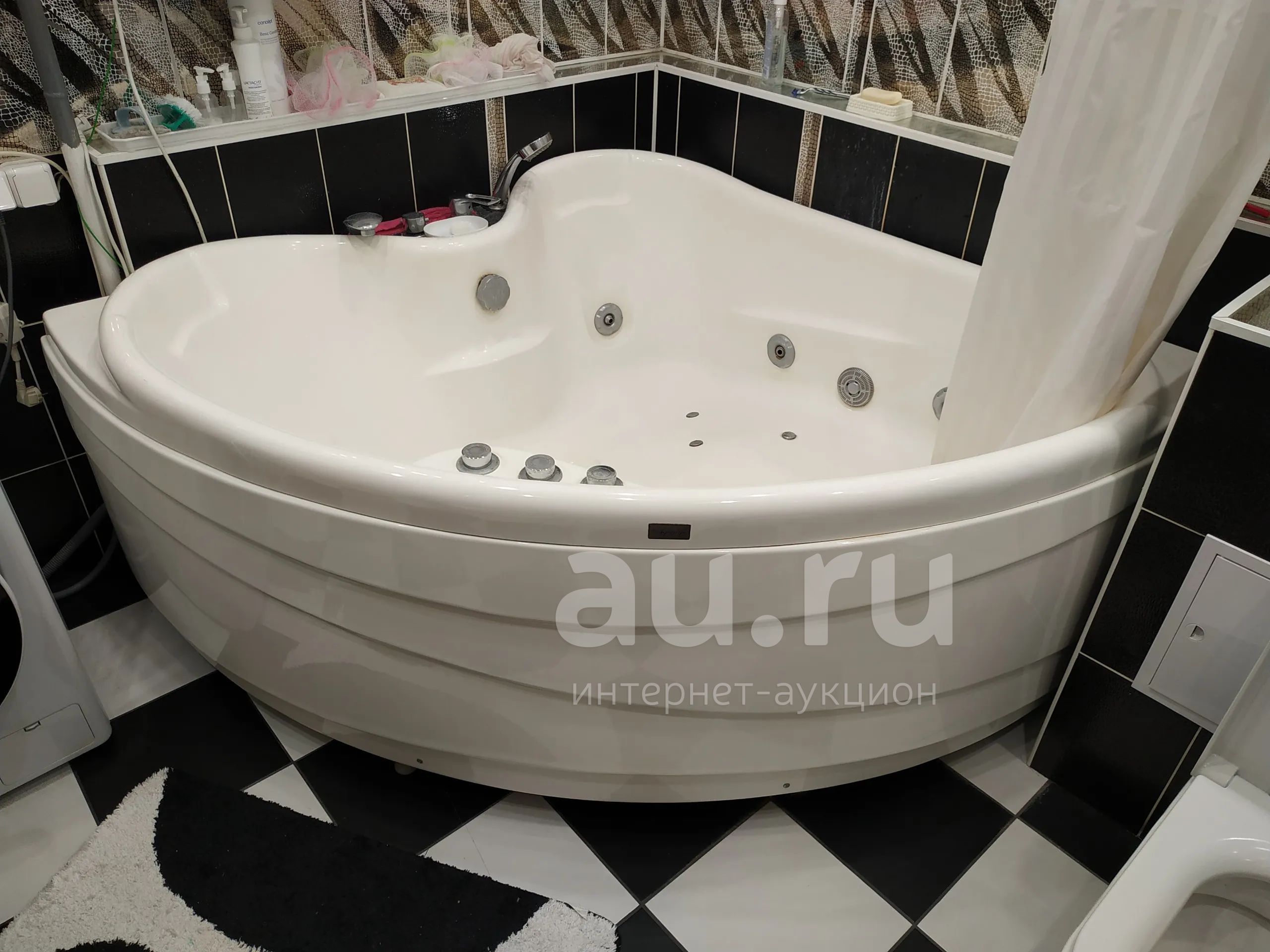 Продам угловую ванну ( не забрали из-за морозов ) выставляю повторно ...
