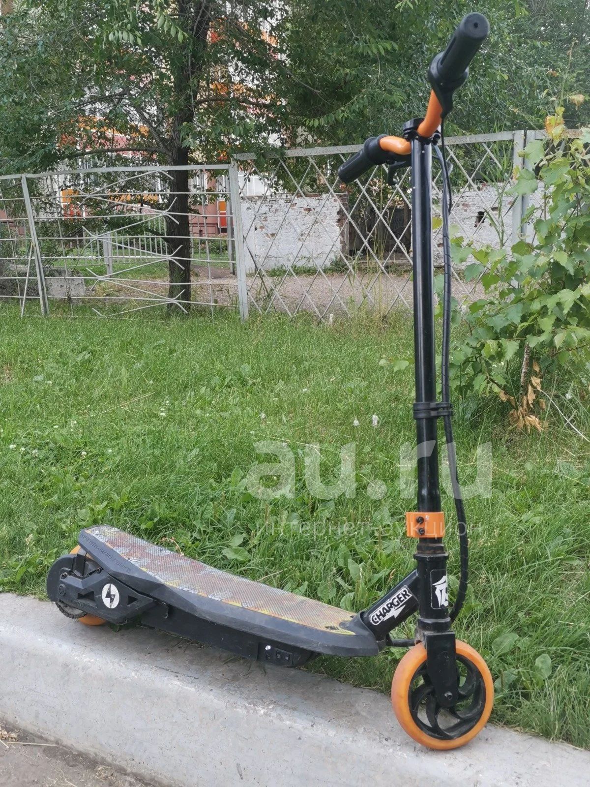 Электросамокат Charger (до 50 кг) — купить в Красноярске. Состояние: Б ...