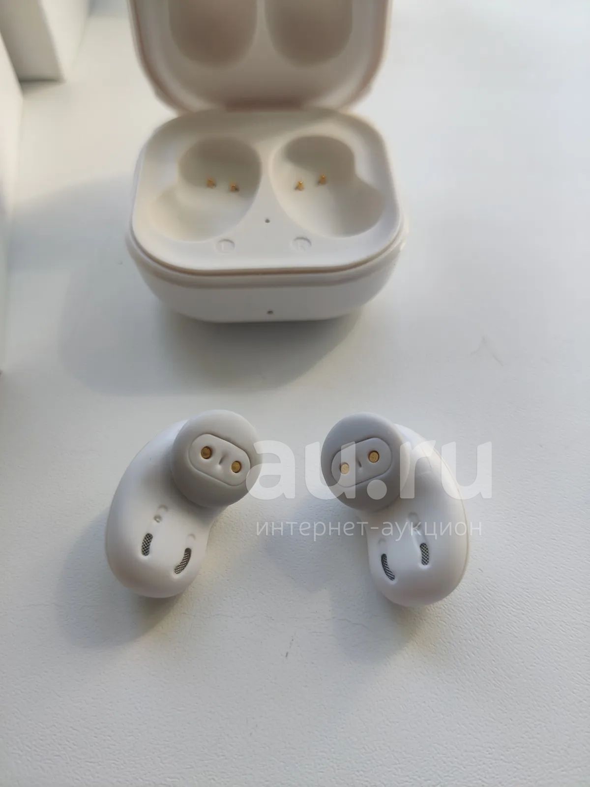 Galaxy buds live — купить в Красноярске. Состояние: Б/у. Наушники ...