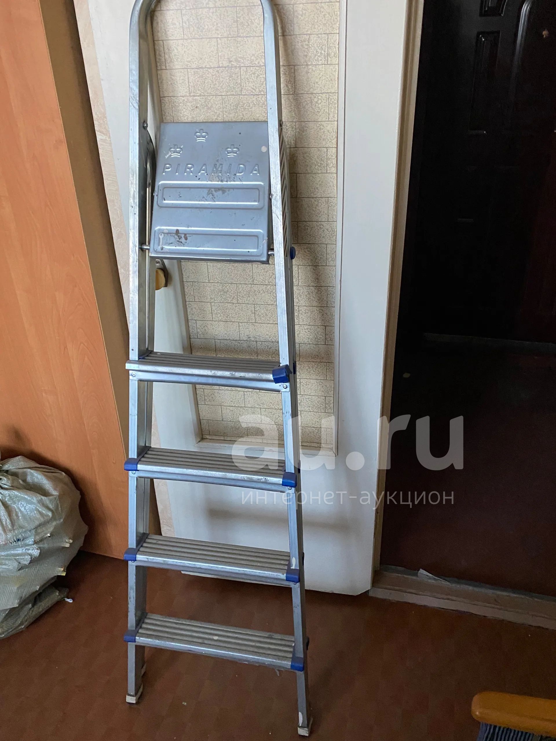 Лестница 🪜 стремянка — купить в Красноярске. Состояние: Б/у. Стремянки ...