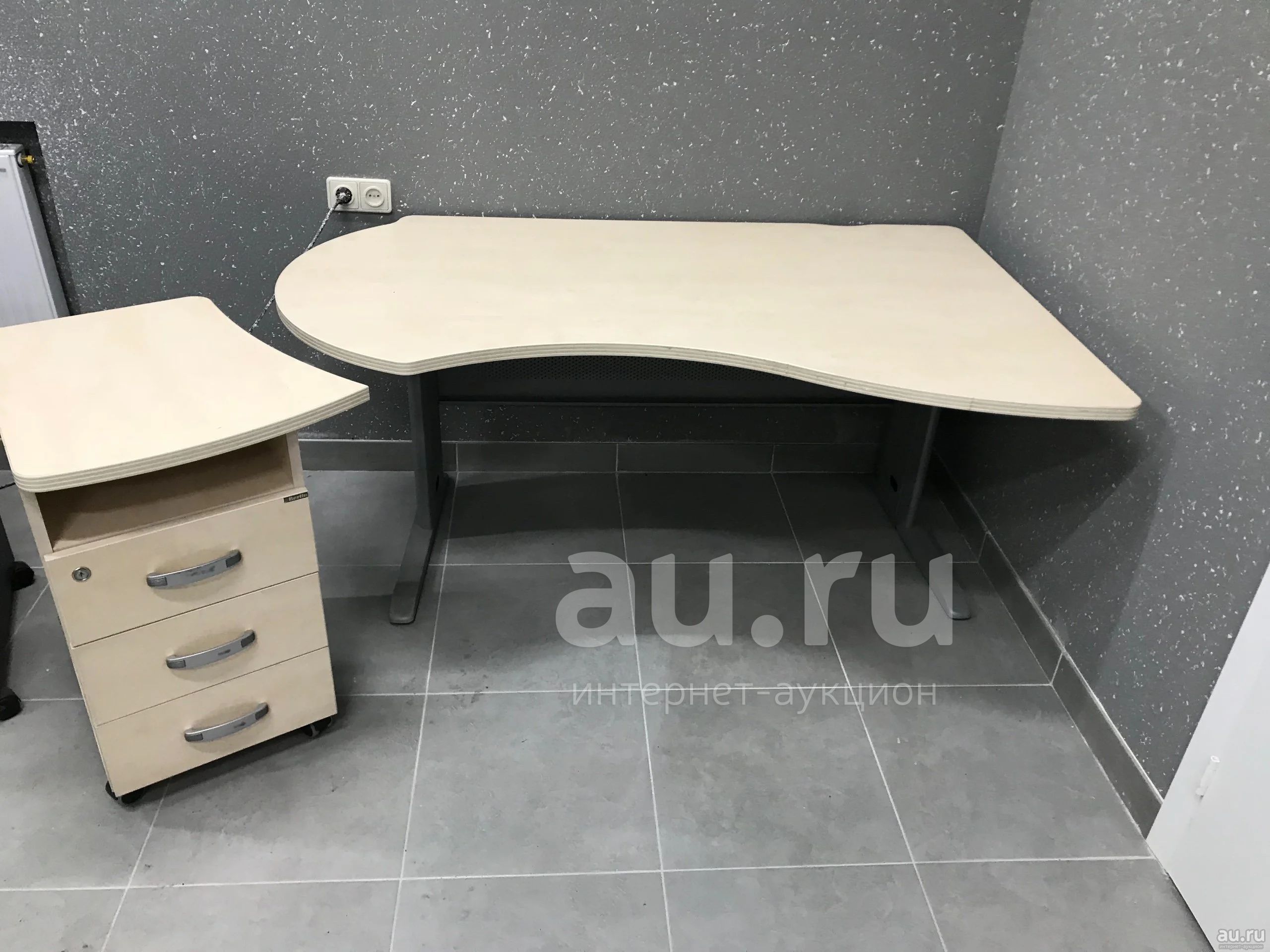 стол офисный с тумбой дэфо сф-340017 — купить в Красноярске. Состояние ...