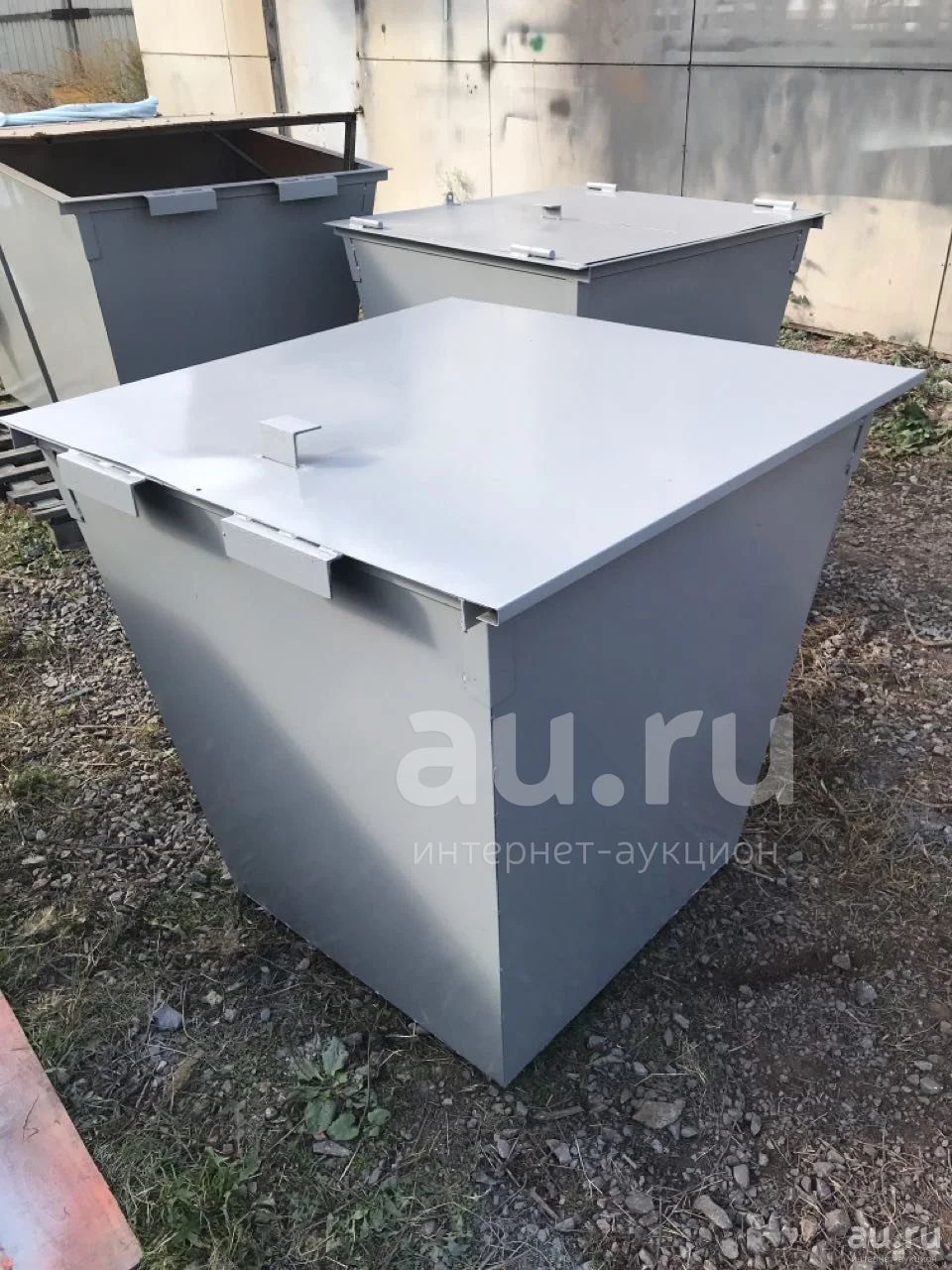 Мусорный бак с сдвижной крышкой — купить в Красноярске. Состояние ...