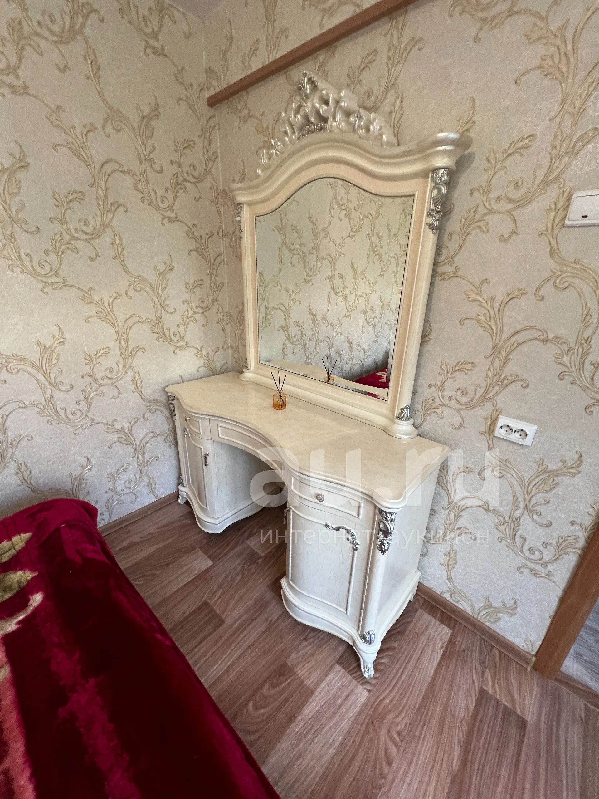 Туалетный столик с зеркалом белый дерево — купить в Красноярске ...