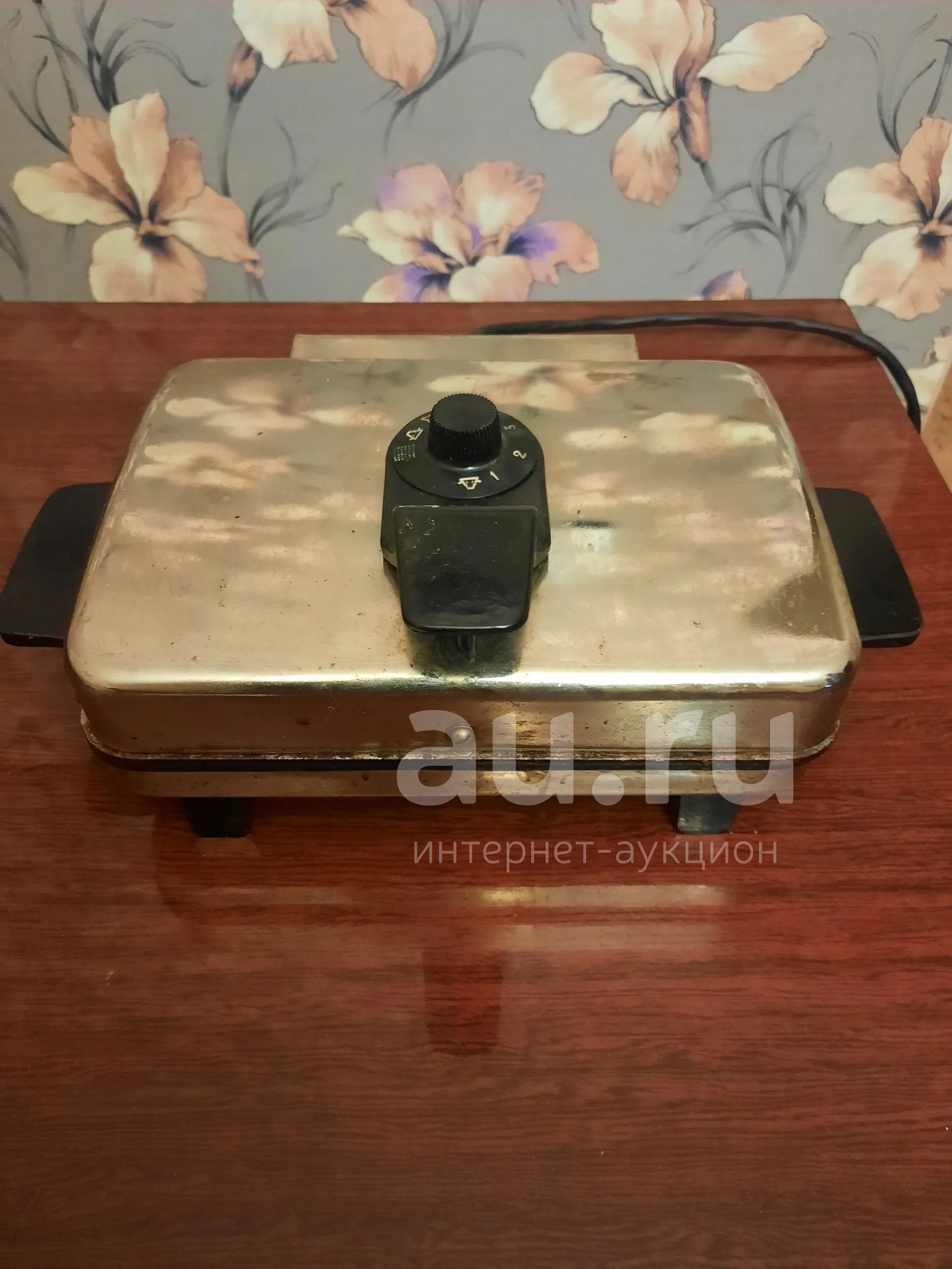 Электровафельница — купить в Красноярске. Состояние: Б/у. Кухонная на ...