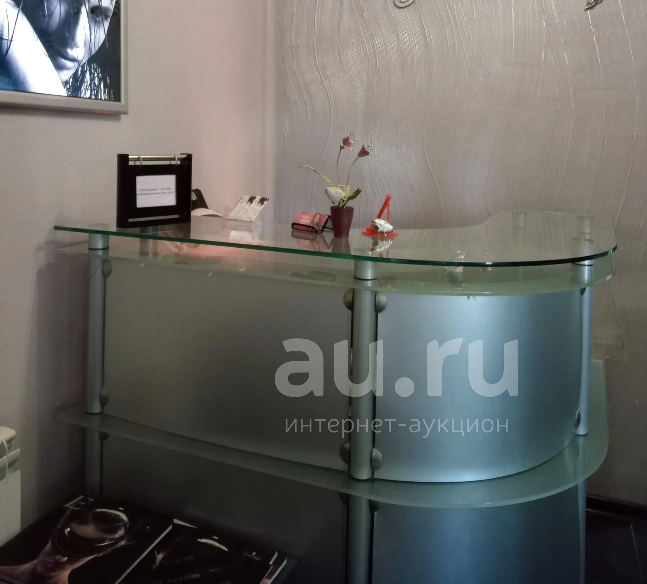 Стойка администратора — купить в Красноярске. Состояние: Б/у. Ресепшн ...