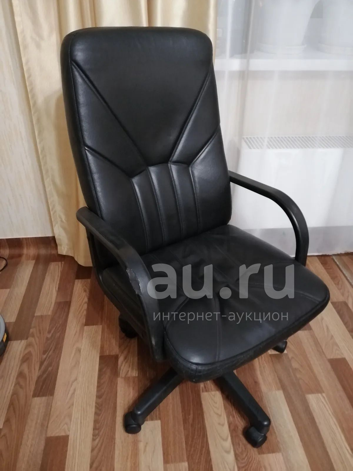 Офисное кресло, кресло руководителя — купить в Красноярске. Состояние ...
