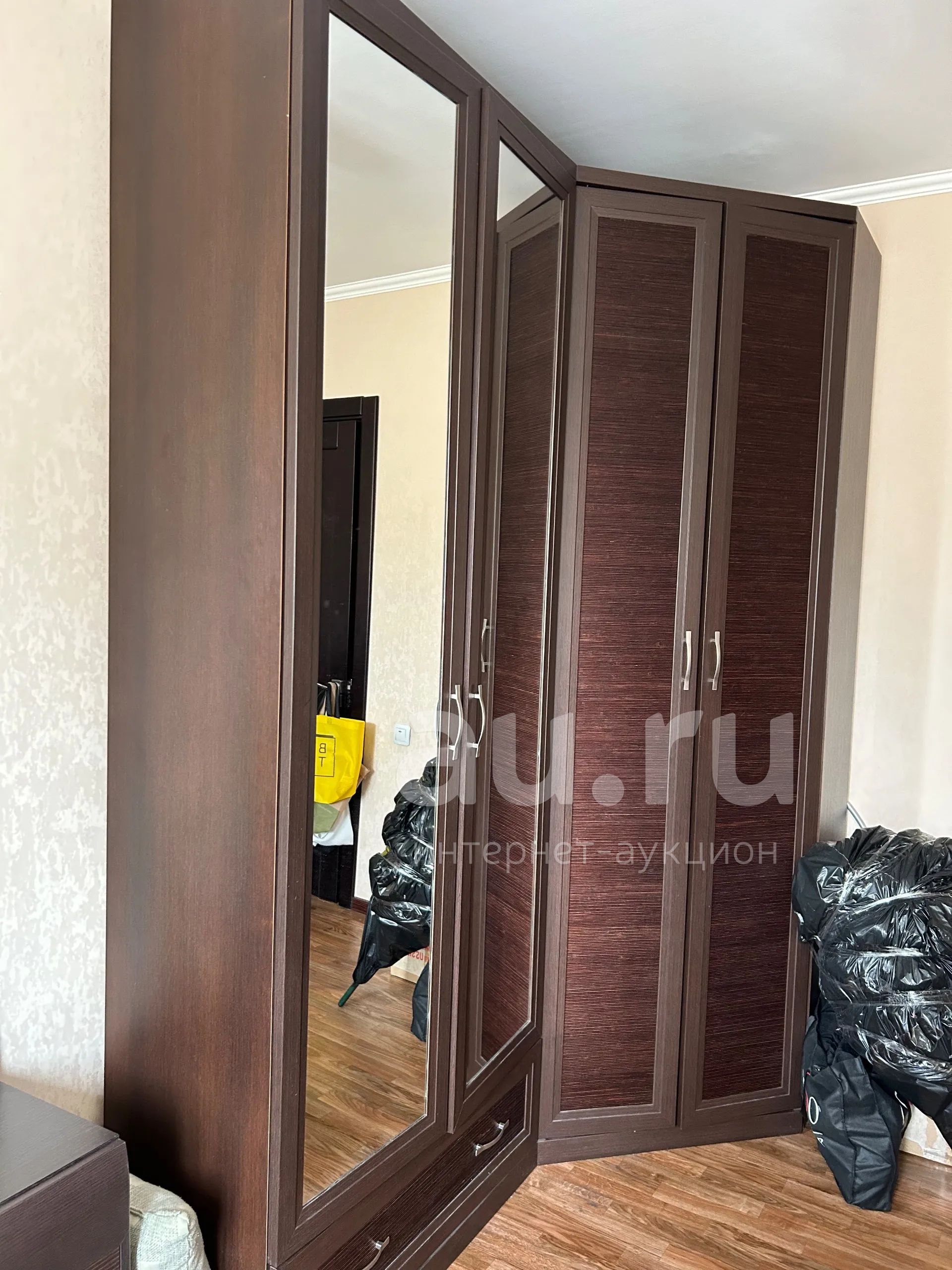 Шкафы угловые — купить в Красноярске. Состояние: Б/у. Шкафы, шкафы-купе ...